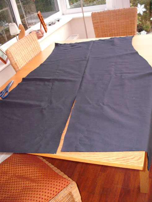 Medieval Costume Making – the surcoat – Stitches of Time